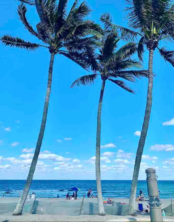 Crystal Blue Wave Beach Ocean Condo! - Boca Raton, FL