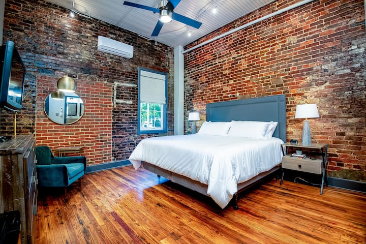215 N. Court Apt. B Located In Historic Florence - Muscle Shoals, AL