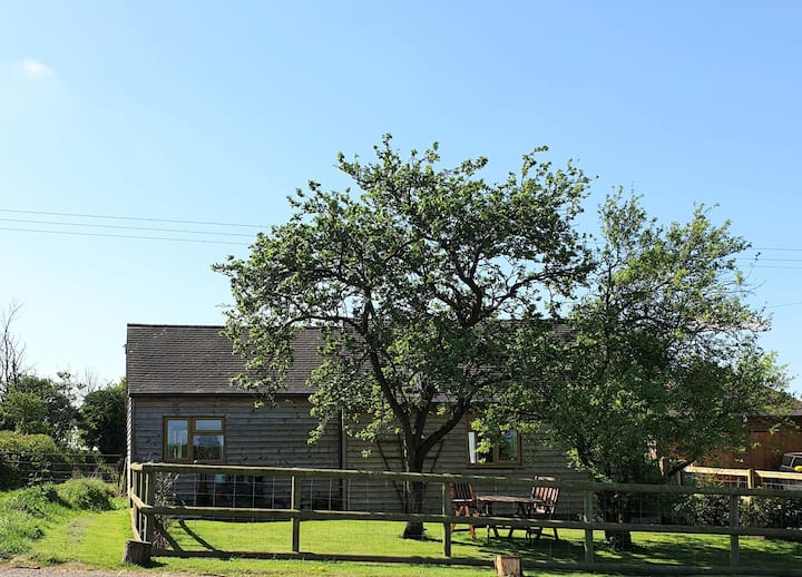 Hampton Lovett Vacation Rentals & Homes - England, United Kingdom | Airbnb