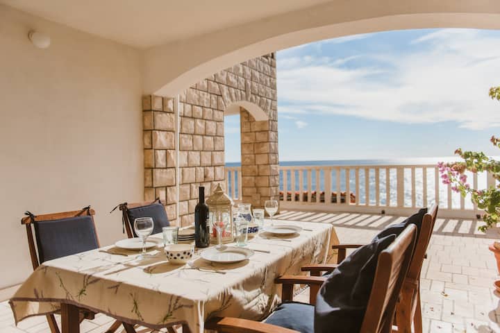 Hvar Apartment With Glorious Sea Views - Hvar