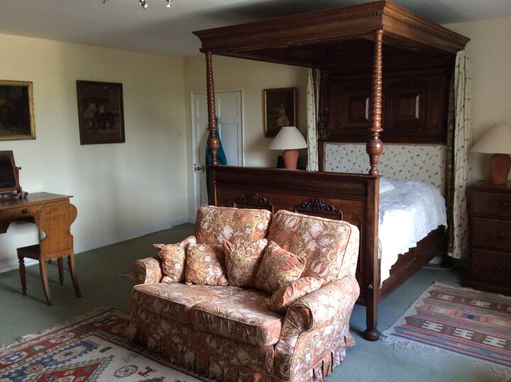Four Poster Room, Crudwell House, North Wiltshire - Cirencester