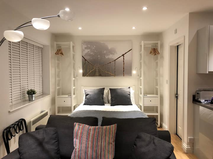 Modern Studio Apartment In Warfield, Bracknell - Bracknell