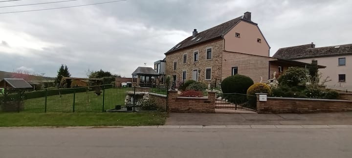 Gîte Le Fenil,3 éPis. Logement Entier 6 Personnes. - Bastogne