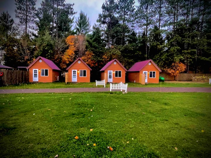 Ruth Lake Resort Cabin # 4 - Craig Lake State Park, Champion