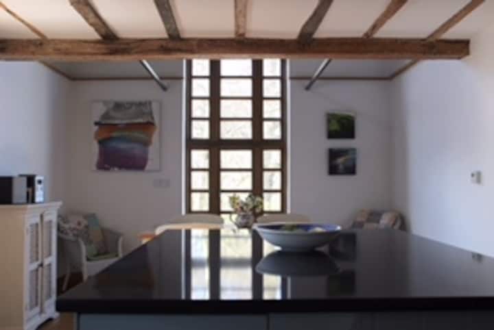 Gorgeous Converted Oast House In Rural Sussex - Uckfield