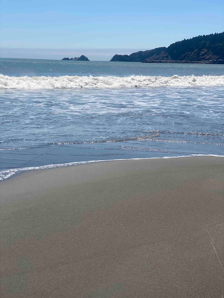 Battle Rock Beach House - Port Orford, OR