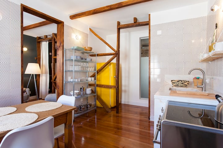 Blue House No 2 @ Principe Real Garden - Lisszabon