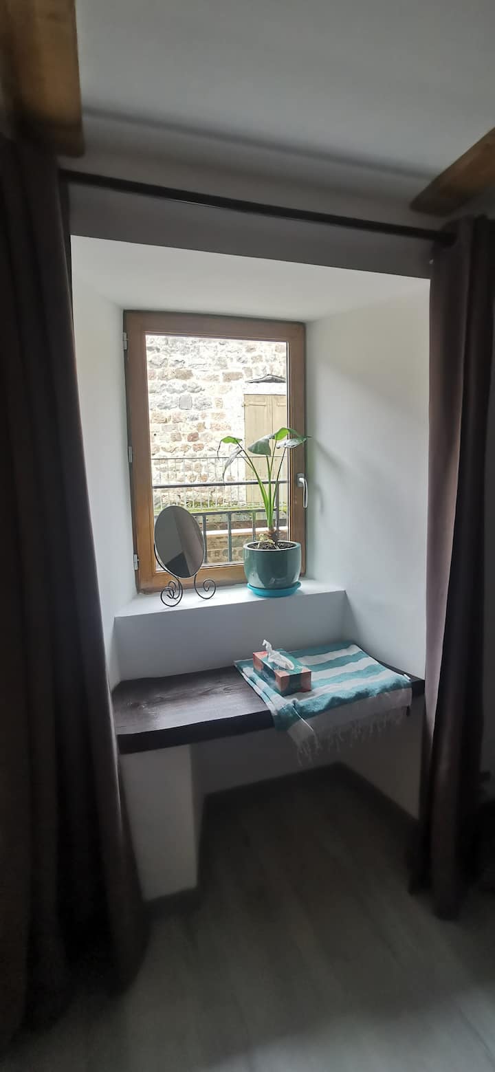 Chambre, Kitchenette, Entrée Indépendante - Le Cheylard