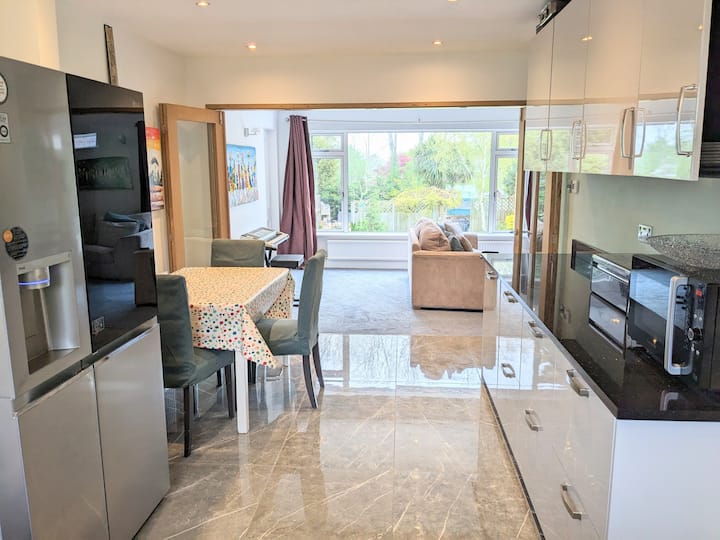 Home Away From Home (Entire House) Free Parking - Southampton