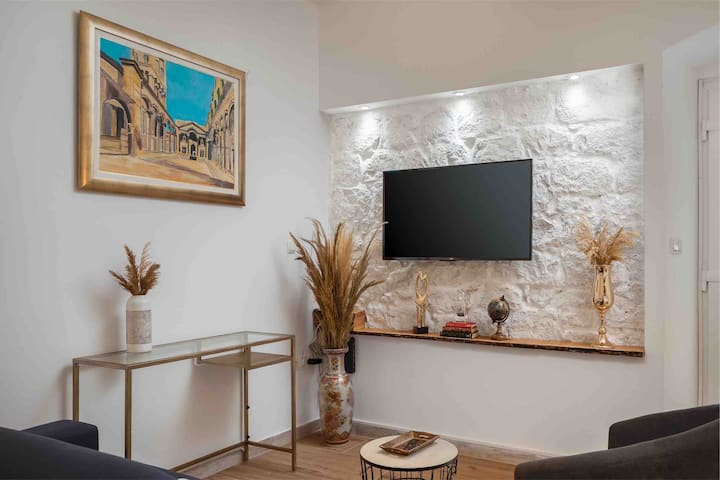 Jojo Studio Apartment - Feel The City's Heartbeat - Split