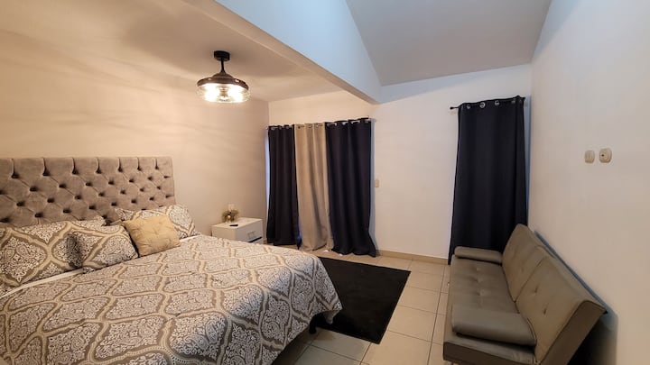 Moderna Casa En Zona Exclusiva 3 Personas - Tegucigalpa