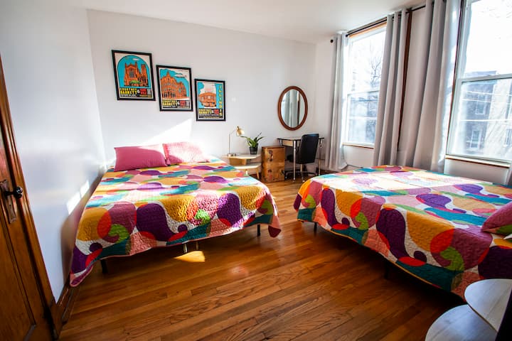 Bottle Top - 2b/1ba Band Apt Above Empty Bottle - Chicago
