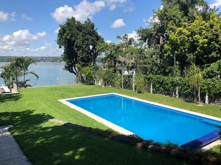 Casa Del Lago Flamingos - Tequesquitengo