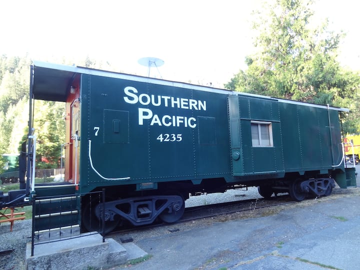 Caboose #7 - Jubilee Railroad Wilderness Lodge - Castle Crags State Park, Castella