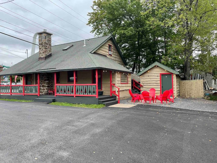 The Deer Den Lodge - Old Forge, NY