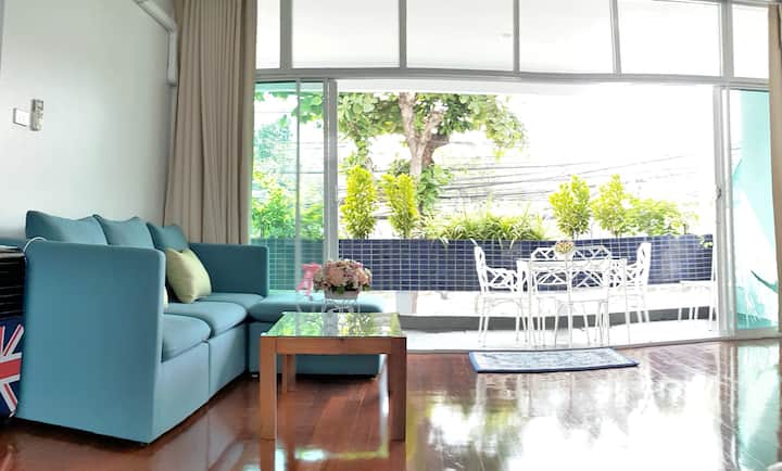 Homey Legacy By The River. 2br, Wifi - Bangkok