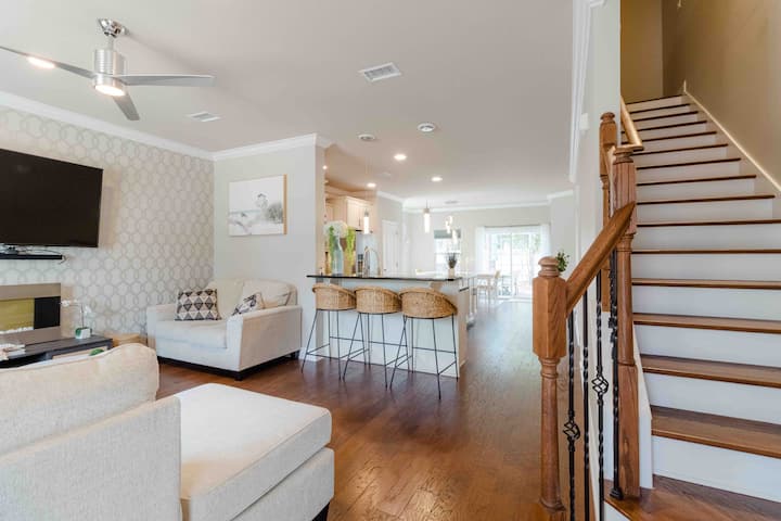 Emerald Beach Cottage, Walk To The Beach! - Rosemary Beach, FL