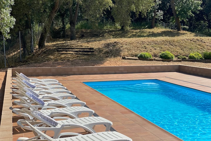 Mas Serra 1+2. Hasta 28 Pax. Masia En Fornells - Girona