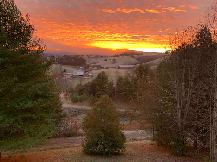 Warm And Spacious Cabin With Breathtaking Views - Beech Mountain, NC
