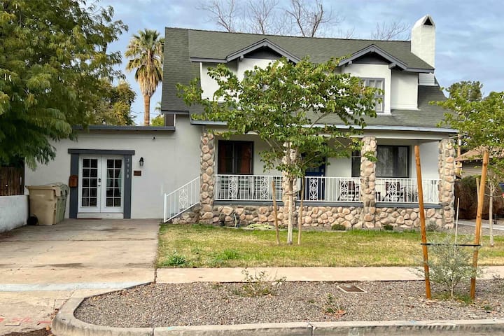 The Vagabond Den In Historic Glendale - Glendale, AZ