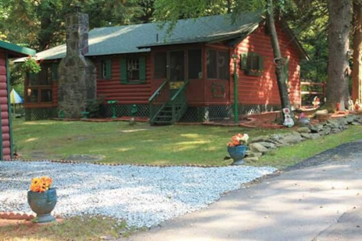 Cabin In Lake Community - Bethel