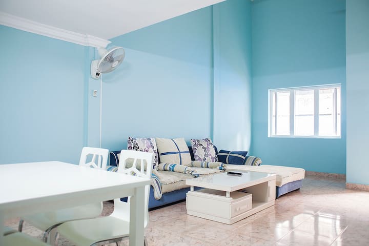 2 Private Br Family Townhouse (Female-friendly) - Phnom Penh