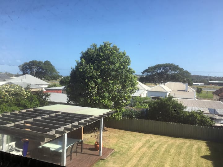 Modern Federation 3 Bdrm, Large Deck, Parking. - Newcastle