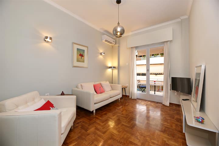 Anthony's Cozy And Stylish Apartment In Pangrati - Athènes