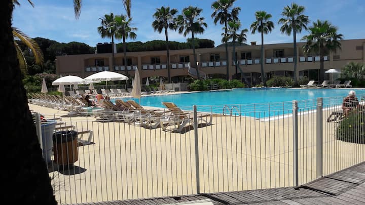 A 2 Pas Des Plages, Superbe Piscine, Clim, - Pégomas