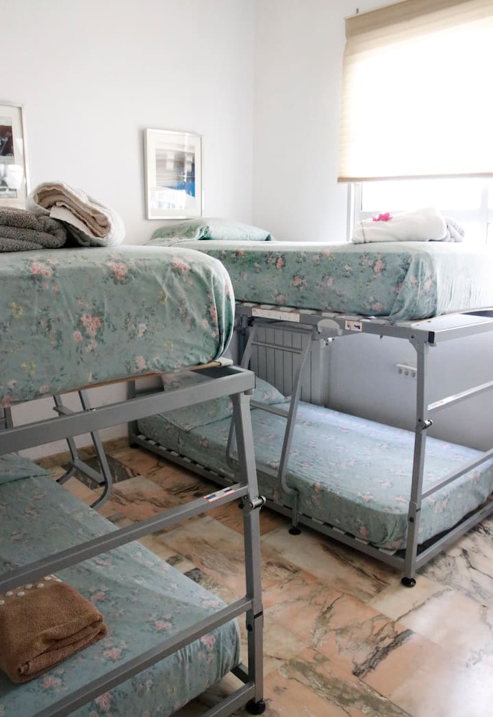 Welcoming Room With Terrace - Camas