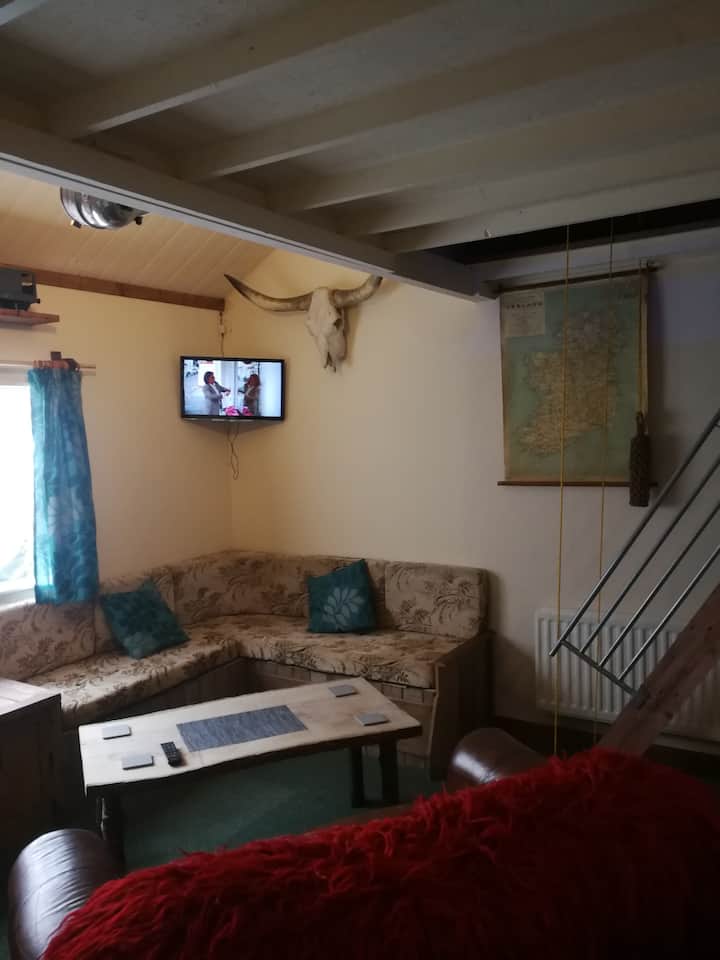 Honeybee Lodge - Ballymena