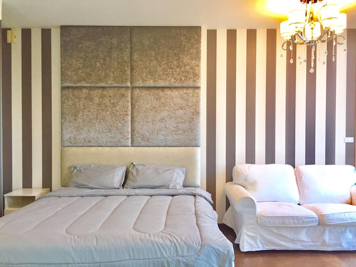 (B)4pp, 7-11, Sukhumvit,thonglo Bts - Khlong Toei