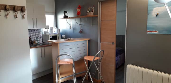 Petite Maison Studio 2 Pièces. - Estavar