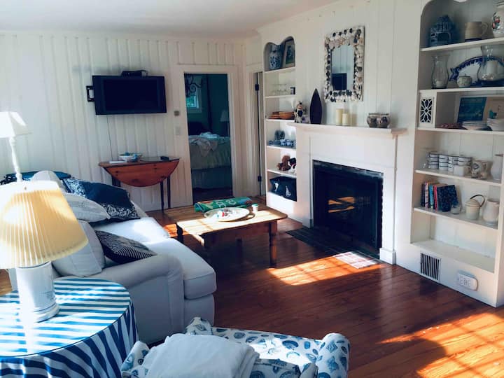 Pebbles-romantic Cottage For Two! - Harwich, MA