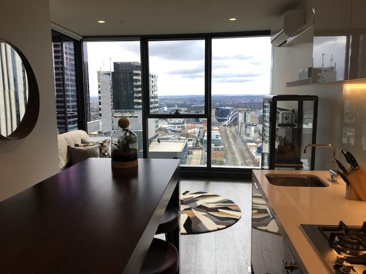 41st Floor Views, Modern City Living, Free Parking - Melbourne