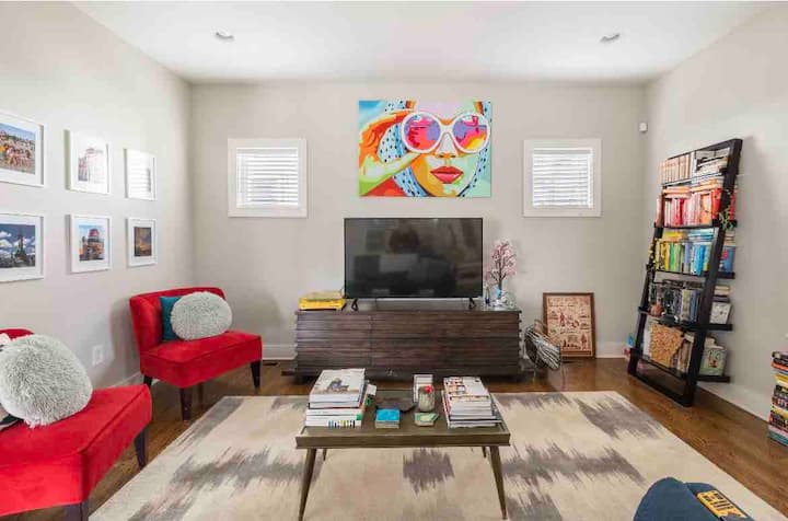 Chestnut Hill Hidden Gem, Entire House Next To Dt