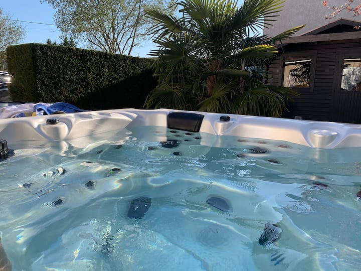 Maison De Plein Pied, Avec Jardin, Garage Et Spa - Auxerre