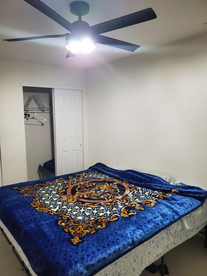 Cheerful Private Bedroom With Free Parking - Princeton, NJ