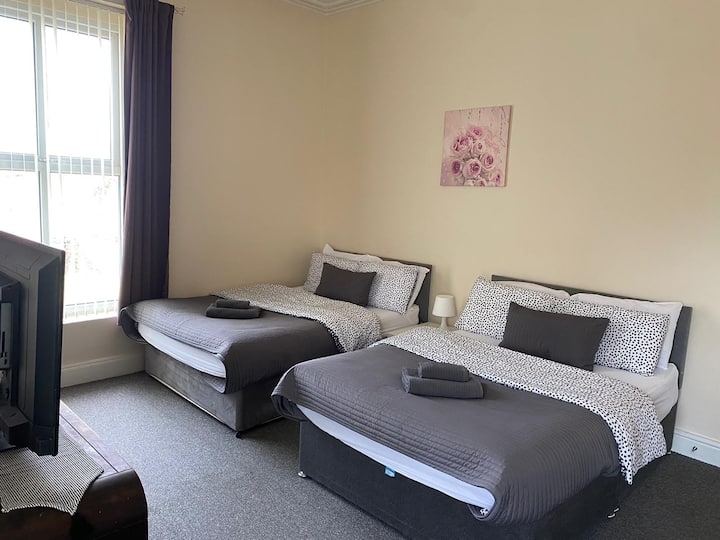 2 Double Beds In A Room - Liverpool
