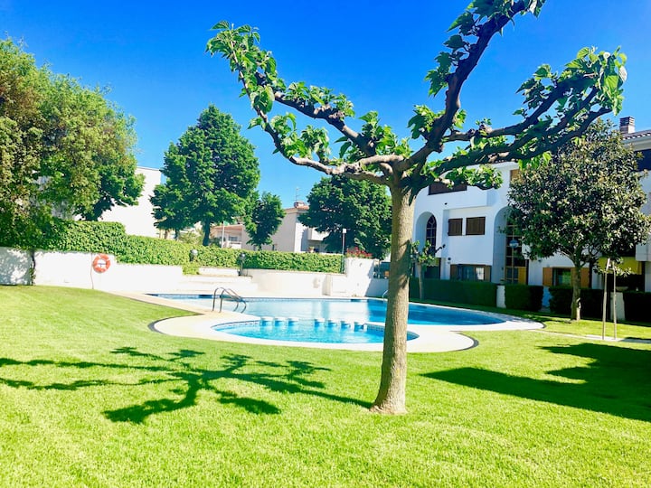 Best Summer (3 Story) House - Pool / Garage - Playa de Aro