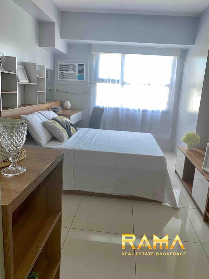 Cozy Studio Unit With Outdoor Pool - Cebu City