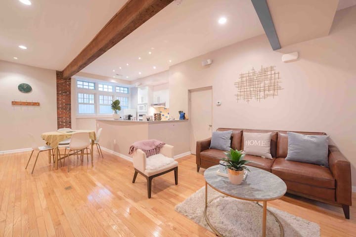 Quintessential Philly Apt On Historic Street - 필라델피아
