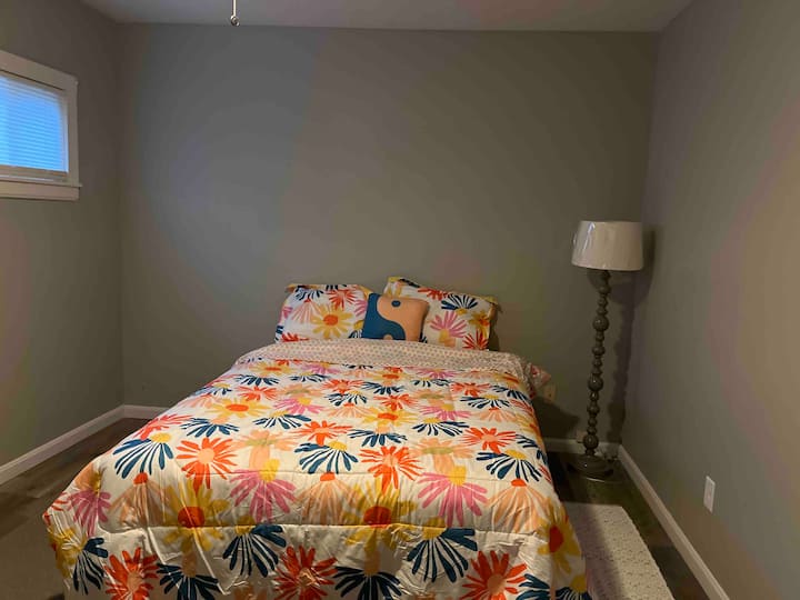 Delightful Elk Suite - Cleveland, OH