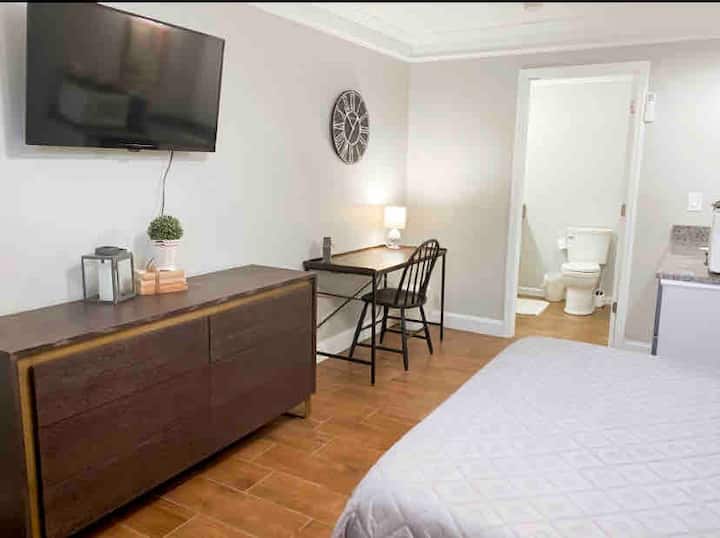 Newly Renovated Private Room - Thomasville, NC