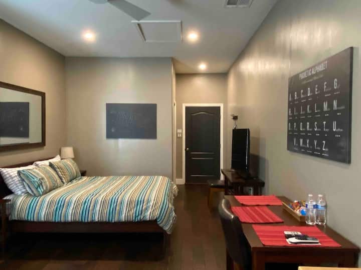 Spacious Studio For Long-term Stay Close To Strip - Las Vegas, NV