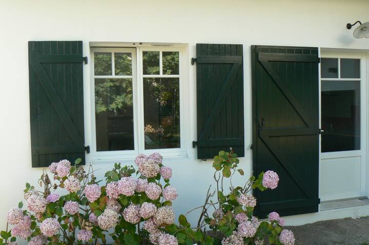 Petit Appartement Au Centre De Bidart Et Au Calme - Plage de Bidart Erretegia