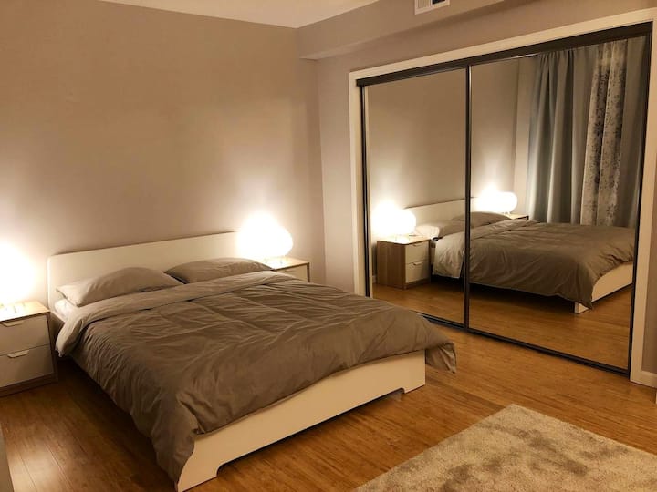 Spacious Cozy Apartment In The Heart Of Newcastle - Bellevue