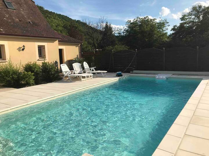 Jolie Maison  Avec Piscine Dans Le Périgord - Dordogne
