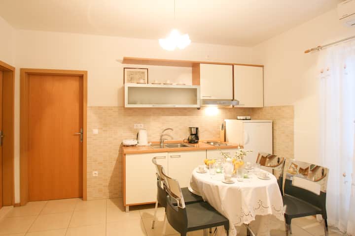 Lovely 4+1 Apartment Near The Beaches [3] - Baška Voda