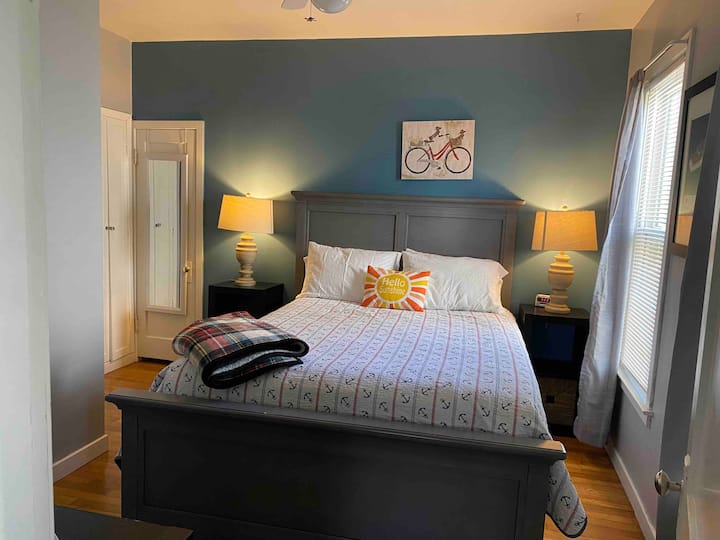 #2 Cozy 1-bdrm Suite Downtown With Parking - Saugatuck, MI